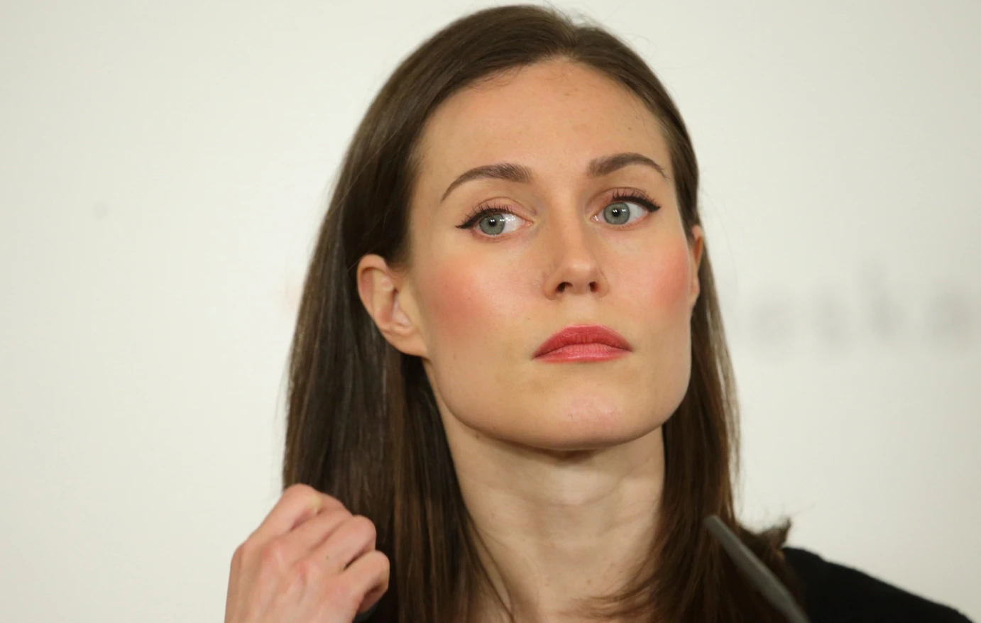 «Δεχόμουν απειλές για βιασμό»: Η Σάνα Μαρίν καταγγέλλει τον σεξισμό που ...