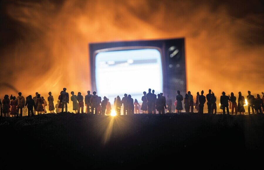 Το υπερόπλο της προπαγάνδας! – Ράδιο Γάμμα – Πάτρα